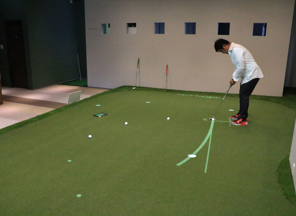 Putt View パットビュー | 北谷インドアゴルフスタジオ｜沖縄北谷のシミュレーションゴルフ・インドアゴルフ場